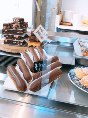 MAMICHE Paris The 9th arrondissement of Paris, a hot bakery by two ...